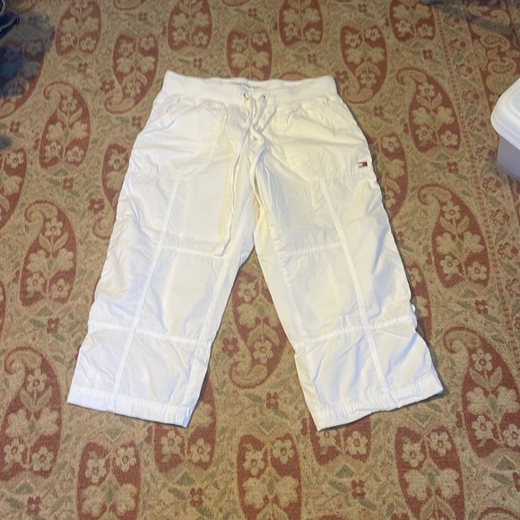 Tommy Hilfiger | Pants & Jumpsuits | Tommy Hilfiger White Cargo Capri ...